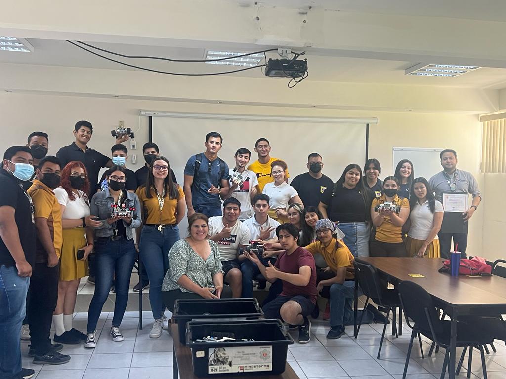 Garage Hub, Por la profesionalizacion de los docentes en STEM - BENUFF BC